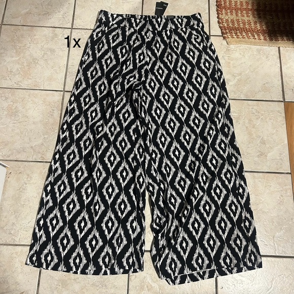 torrid | Pants & Jumpsuits | Torrid Nwt Wide Leg Print Pants | Poshmark